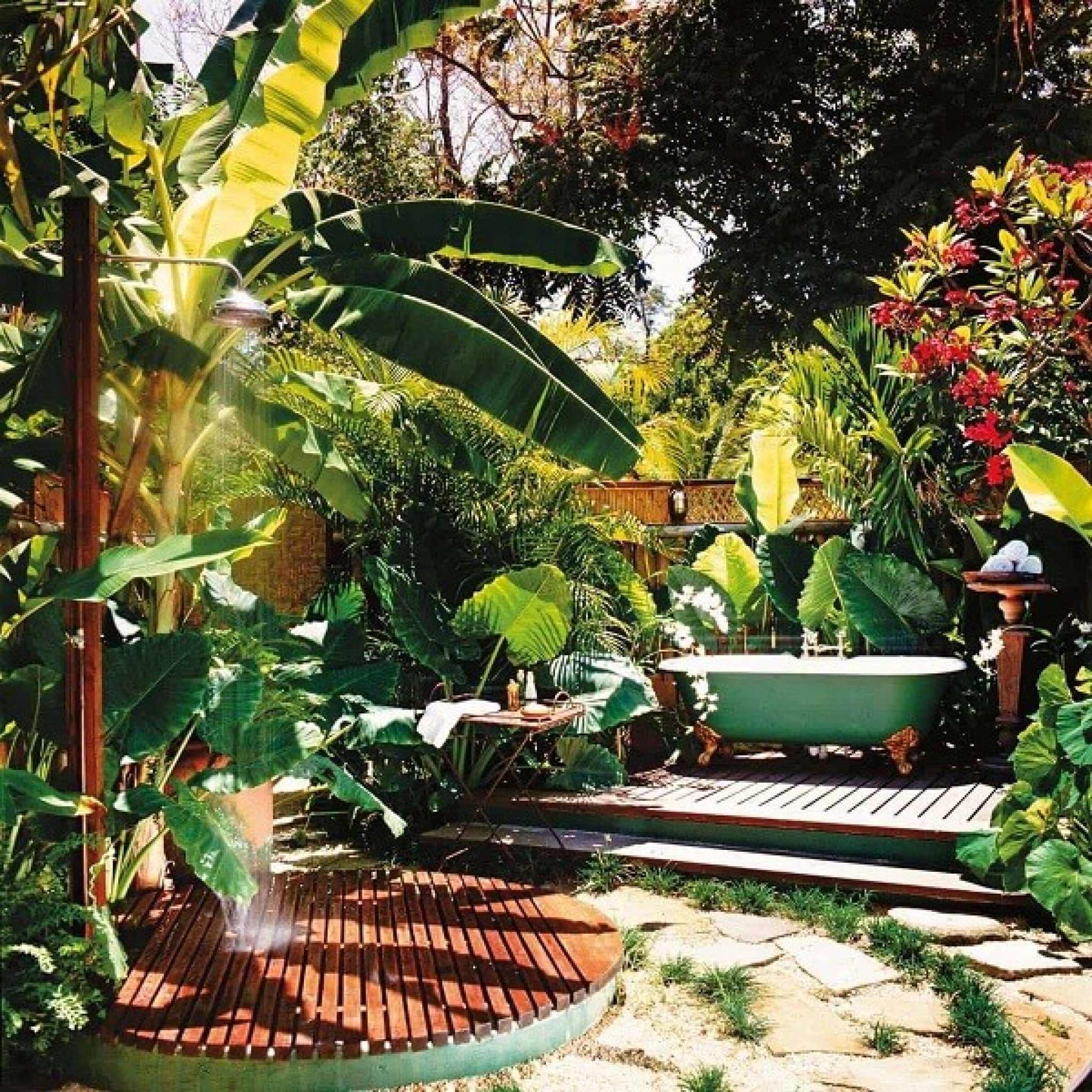 23 Tropical and Natural Outdoor Shower Ideas 2024 - Small House Decor