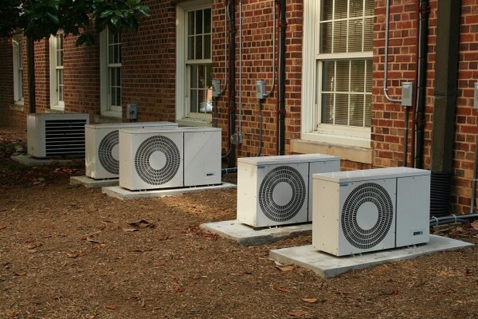How to Take Care of Your AC to Increase Its Efficiency - Small House Decor